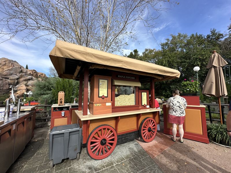 Canada Popcorn Cart | EPCOT
